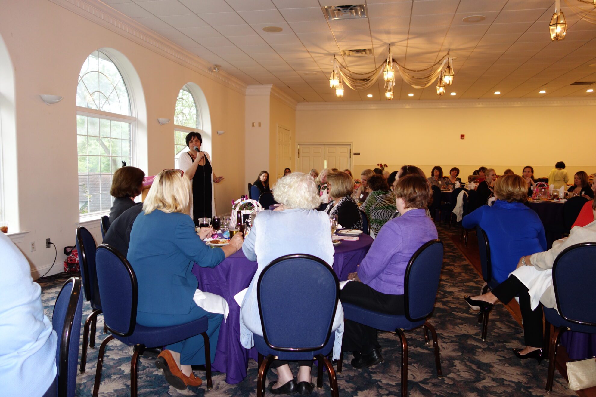 About Annmarie Kelly: Author, Speaker, Lifestyle Influencer